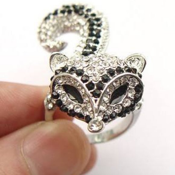 Jewelry | Adorable Blackwhite Rhinestone Skunk Ring | Poshmark
